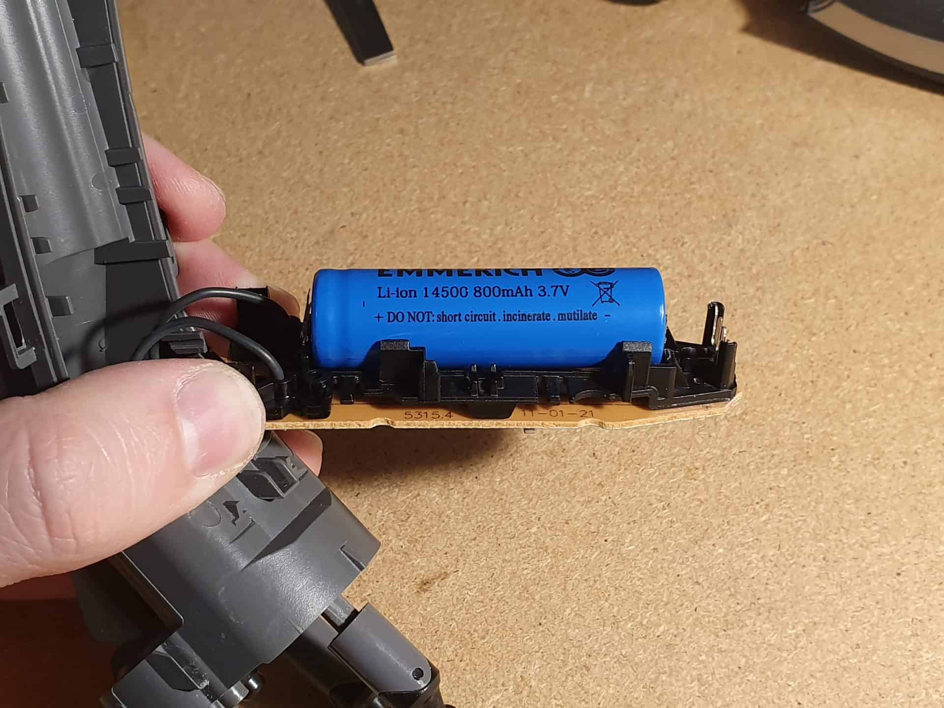 Tutorial: Akkutausch Philips PowerTouch PT920 Rasierer - MatHags Blog