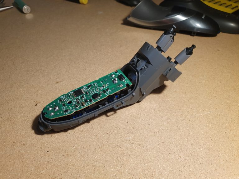 Tutorial: Akkutausch Philips PowerTouch PT920 Rasierer - MatHags Blog